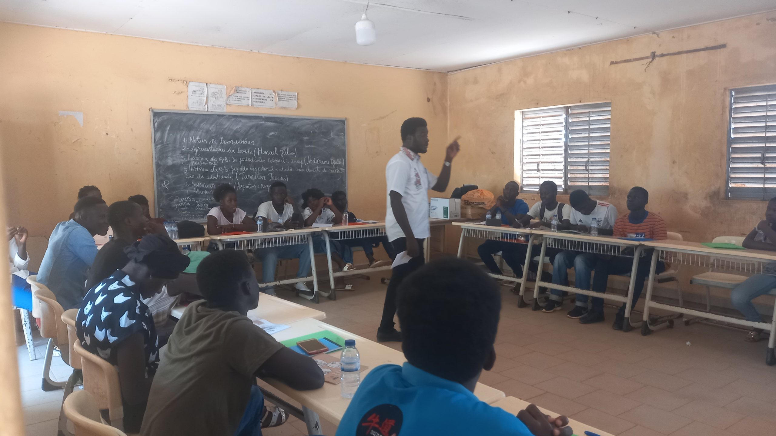 Dia do professor guineense: SINAPROF AFIRMA QUE IMPLEMENTAÇÃO DA ...