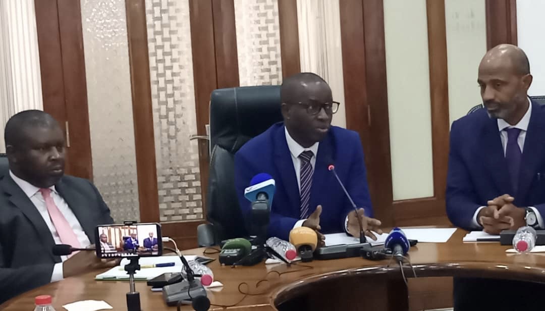 Ministro das Finanças: “GUINÉ-BISSAU TEM UMA SITUAÇÃO COMPLICADA DE ...
