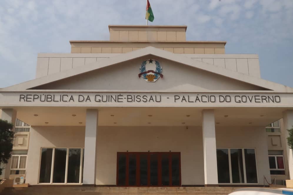 GOVERNO DE INICIATIVA PRESIDENCIAL CONTA COM 24 MINISTÉRIOS E 9 ...